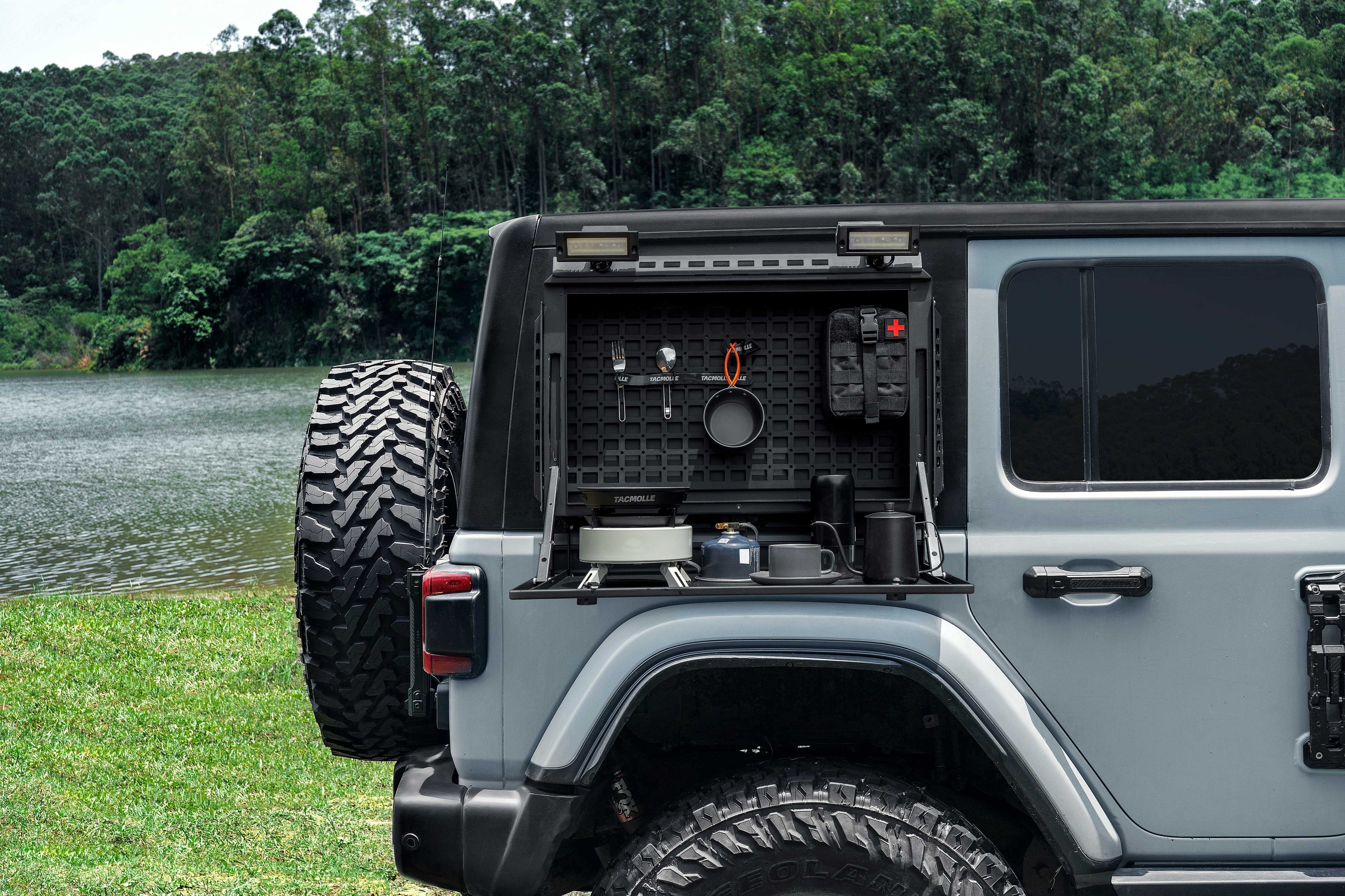 TACMOLLE - Merge tactical MOLLE with the off road lifestyle