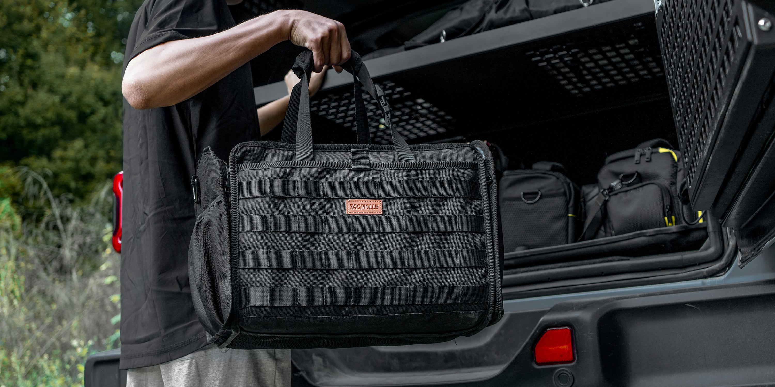 TACMOLLE - Merge tactical MOLLE with the off road lifestyle
