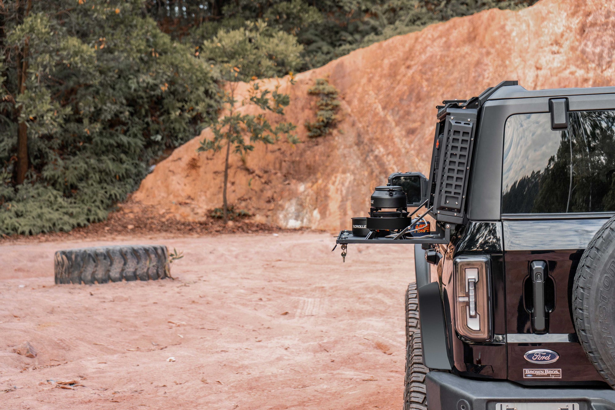 TACMOLLE - Merge tactical MOLLE with the off road lifestyle