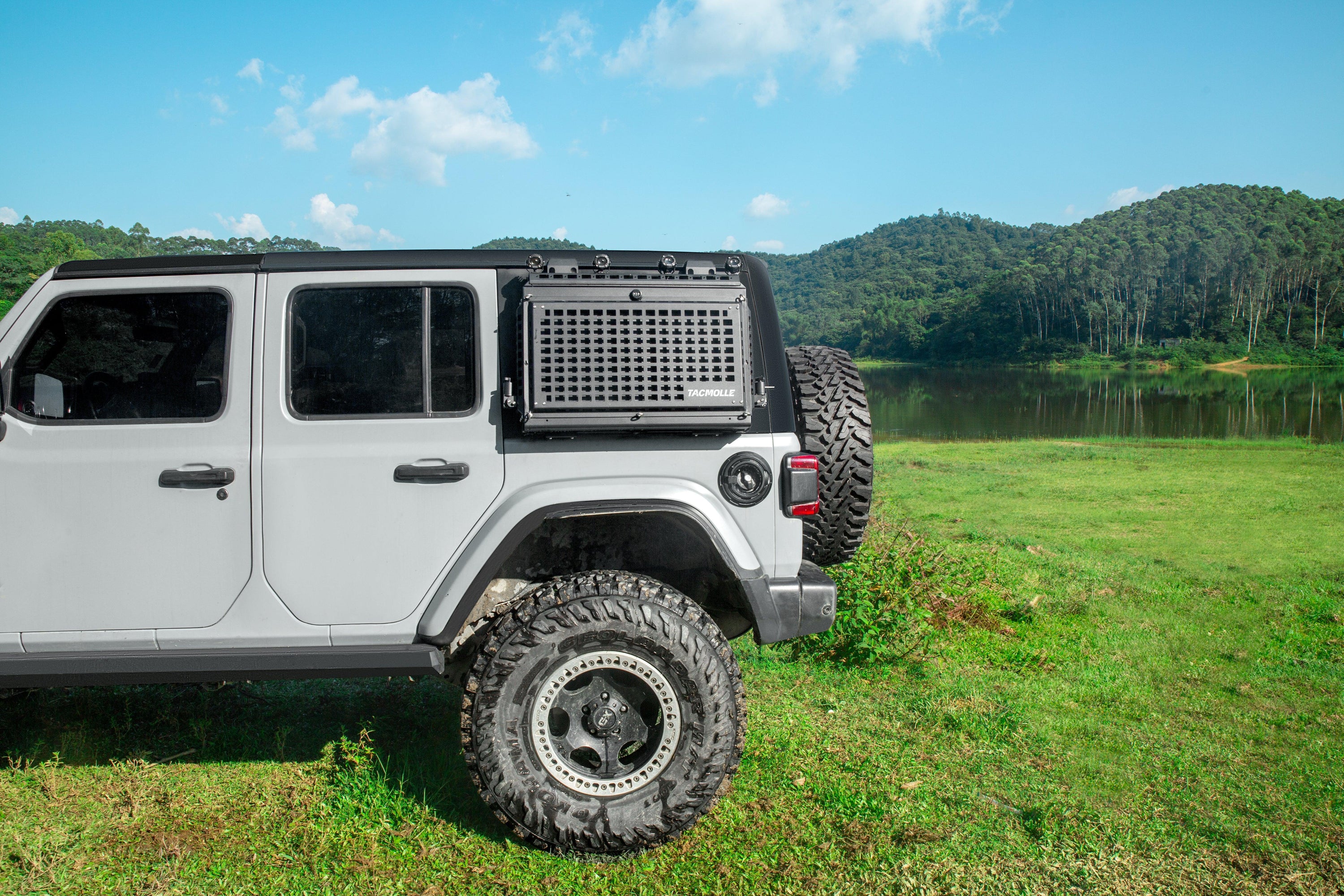 TACMOLLE - Merge tactical MOLLE with the off road lifestyle